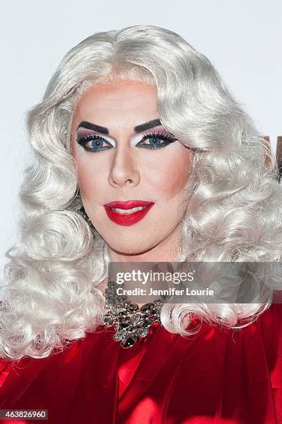 Kelly Mantle Photos And Premium High Res Pictures Getty Images