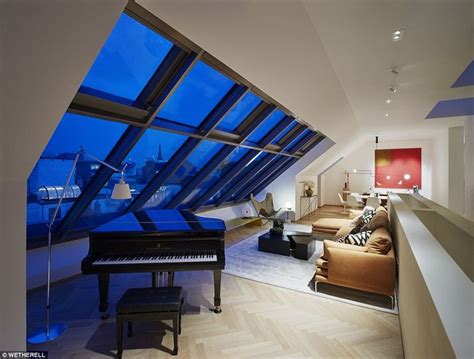 Luxurious Mayfair Penthouse With Library And Art Gallery Attic