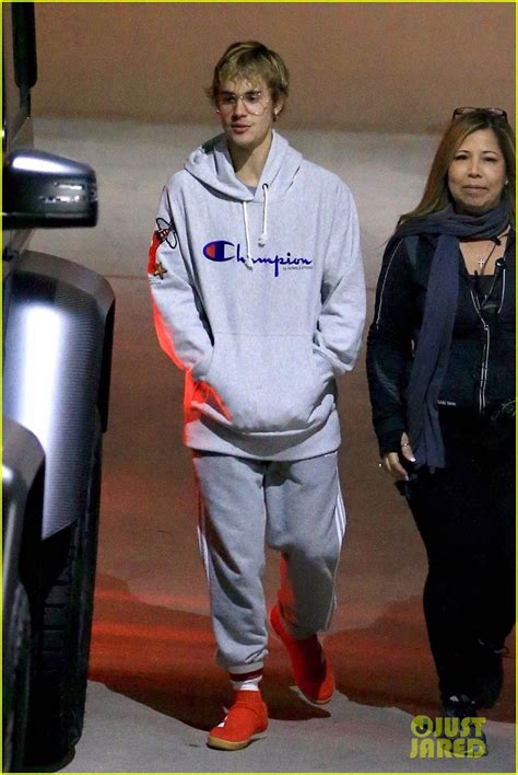Full Sized Photo Of Selena Gomez Justin Bieber Church Together 02