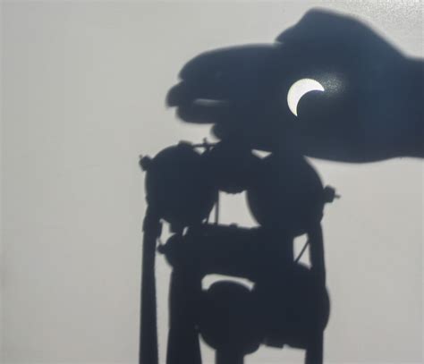 Delni Sončev Mrk 25 Oktobra Kako Sončev Mrk Varno Opazovati