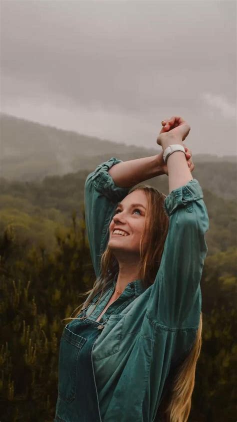Nature Photography Pose Idea Photography Poses Fashion Poses Women