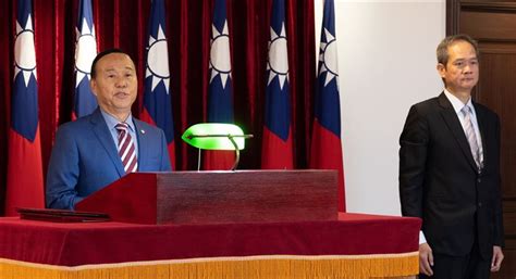 柏鴻輝主持人事室主任新職介紹 軍聞 柏鴻輝主持人事室主任新職介紹 青年日報