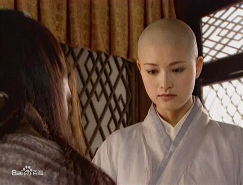 陈丽峰饰演的仪琳前后照片 万佳直播吧