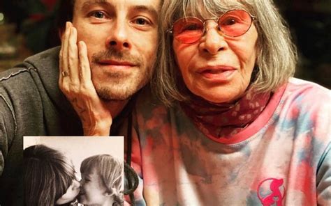 Marido De Rita Lee Mostra Quadro Inédito Pintado Pela Cantora Ofuxico