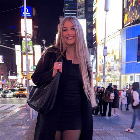 Emma Emmaprobasco Snapchat Stories Spotlight And Lenses