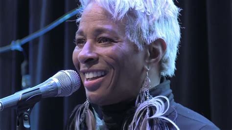 𝗦𝗵𝗮𝗸𝘂𝗿𝗮 𝗦𝗮𝗶𝗱𝗮 Performs 𝗛𝗼𝗹𝗱 𝗼𝗻 𝘁𝗼 𝗟𝗼𝘃𝗲 With Donna Grantis On Guitar Youtube