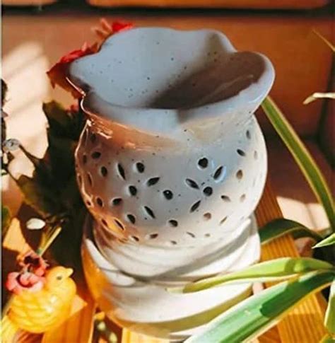 Ceramic White Niyara Flower Shape Electric Aroma Diffuser Bulb Power 5 W Dimension 12x12x15