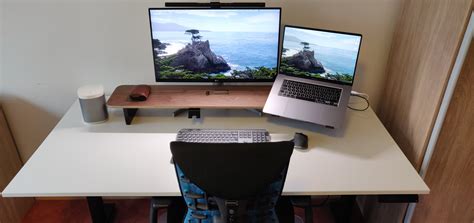 The Best Way To Arrange Dual Monitors And Which To Avoid