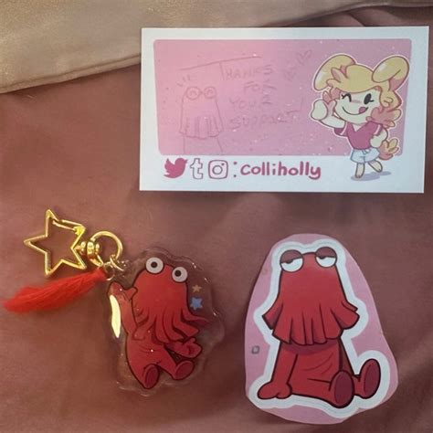 Red Guy Dont Hug Me Im Scared Dhmis Glitter Keychain Acrylic And