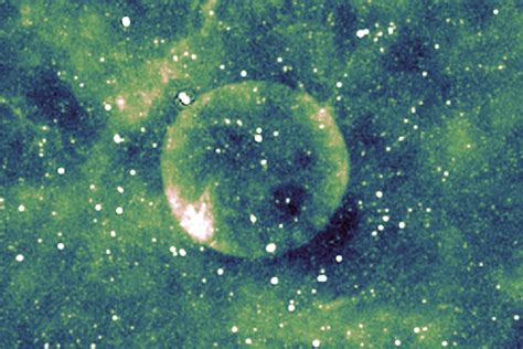 This Perfectly Spherical Supernova Is Weirding Us Out