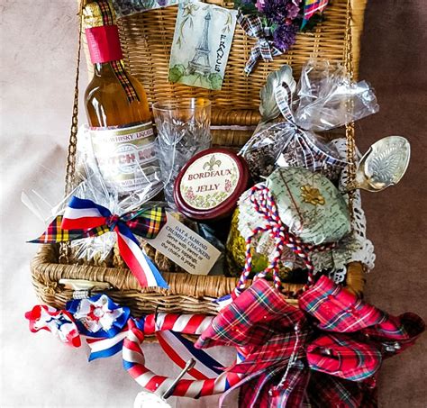 How To Dress A Hamper Basket At William Emery Blog
