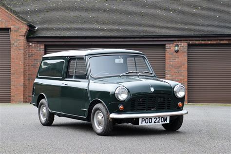 Lot 82 1974 Austin Mini Van 850