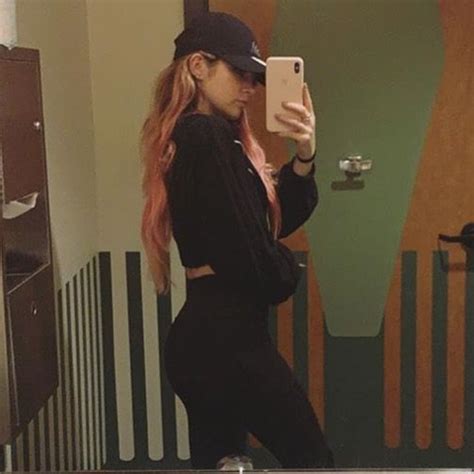 Chryss En 2024 Famosas Guapas Famosos Que Guapo