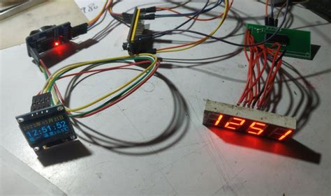 stm32f103 iic oled12864 tm1640 ds3231双显示ok 电子万年历程序 单片机diy制作