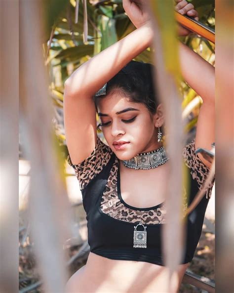 Ketaki Khot Curvy Navel And Cleavage Exposed A Hot Yoga Teacher Special