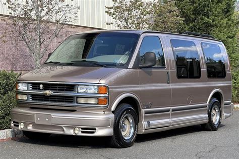 1995 Chevy Astro Gladiator Conversion Van Value Guide Book