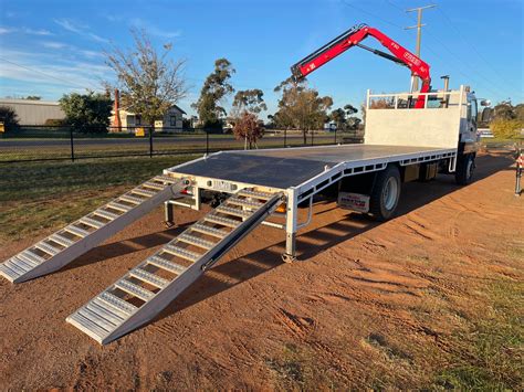 2016 Fassi Remote Crane And Isuzu Beavertail Commercial Vehicles Bendigo Victoria Facebook