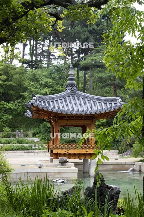 유토이미지 한국의 전통건물 정자 전통 조경 한국 정원 연못