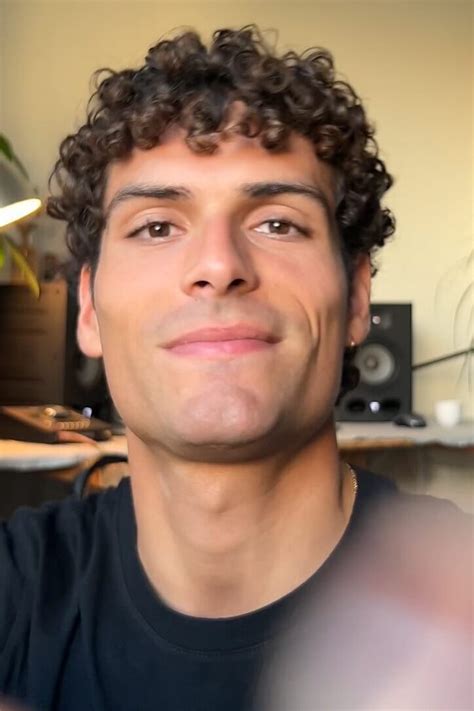 Oscar Anton Wiki Biography Age Gallery Spouse And More