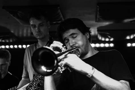 Pasakojantis Trimitas Dominykas Vyšniauskas Muzikos Magijos Klubas