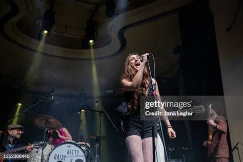 Daisy Durham And Kitty Durham Of Kitty Daisy And Lewis Perform Live On News Photo Getty Images