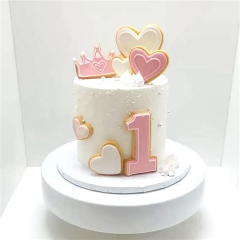 15 Adorable 1st Birthday Cake Ideas Your Little One Will Love