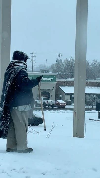 🇺🇸미국일상 눈내리는 오늘도 나오셨네 켄터키할아버지 ‘마음이 아프다 Kentucky Snow Shorts 아프다 고강민 Youtube