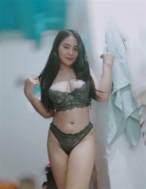 Big Sis Helping Cuck Bf With His Blue Balls Pinaysexypics