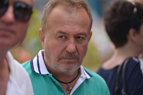 Ratacirile Pasarii Phoenix Lica Chitcan Si Verdele Brotacel