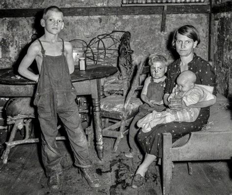 20 Haunting Photos Of 1920s Appalachian Coal Mining
