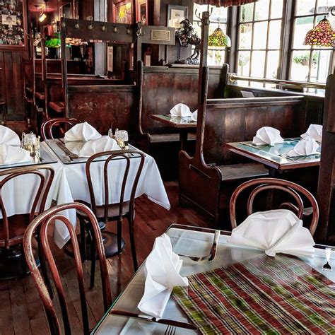 Martins Tavern A Georgetown Tradition Since 1933