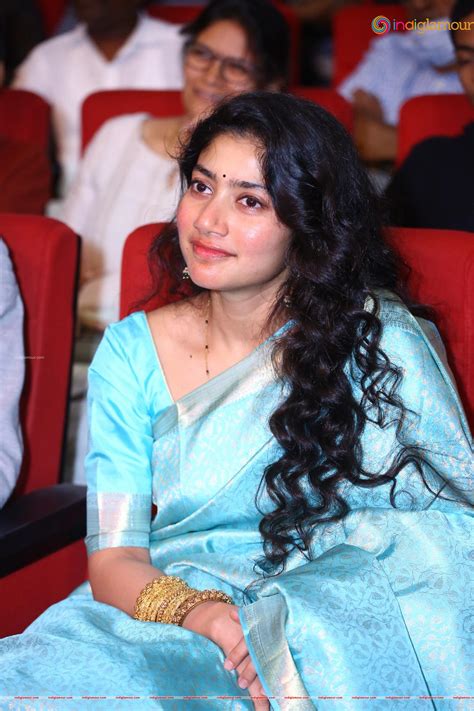 Sai Pallavi Actress Hd Photosimagespics And Stills 553130