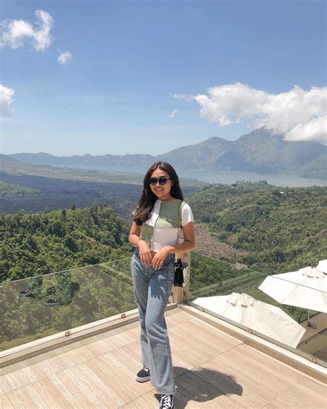 Ni Putu Onisuna Mahayani Oniisuna • Instagram Photos And Videos