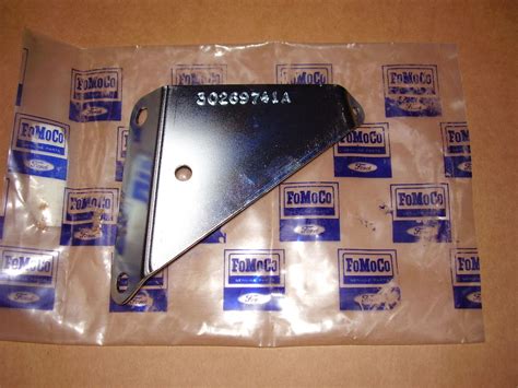 Early Throttle Cable Return Spring Bracket