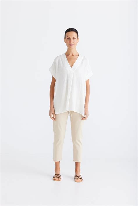 Brave True Noa Top In White Womens Clothing Relaxed Fit Linen V Neck Summer Lightweight