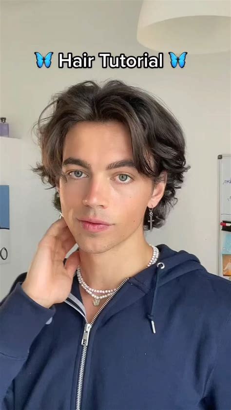 How To Get A Nice Wavy Middle Part Hairstyle Hairstyletutorial
