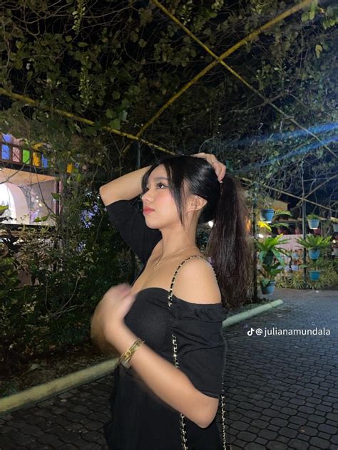 Julia Mundala Rsexyarmpitsandlegs