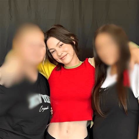 Gracie Abrams Rcelebritybelly