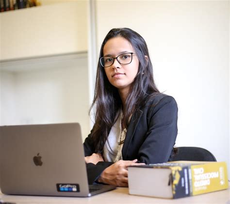 Advogada Fernanda Ramalho Explica Quais Benefícios Que Não Necessitam