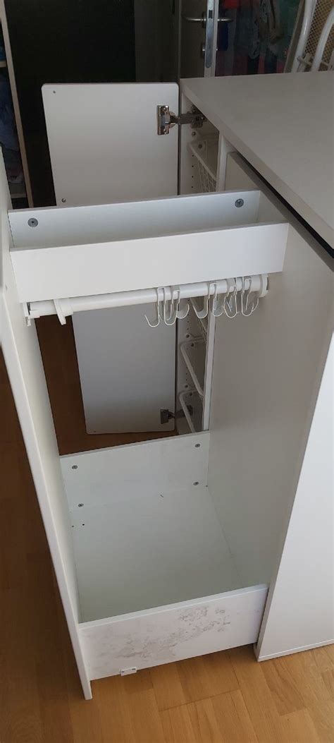 Poklanjam 2 Ormara I Stolić Poklanjam 2 Ormara I Stolić