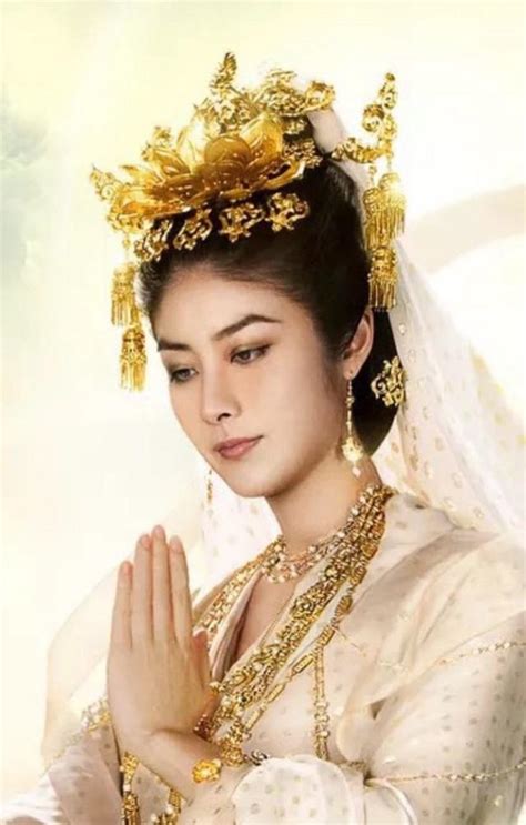 49岁女神陈慧琳献唱新剧主题歌，网友惊呼岁月还可以是美容刀
