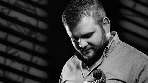 Αποκαλυπτικός Γρηγόρης Σαμόλης Πώς έφτασε στην κορυφή της κρητικής μουσικής «Η λύρα είναι η