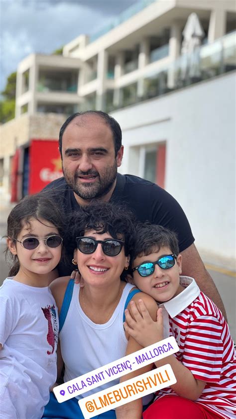 საზაფხულო არდადეგები ოჯახთან ერთად ლელა მებურიშვილის ოჯახური კადრები მალიორკიდან Marao