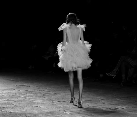 What Is The Bella Hadid Style Phenomenon All About Clothias