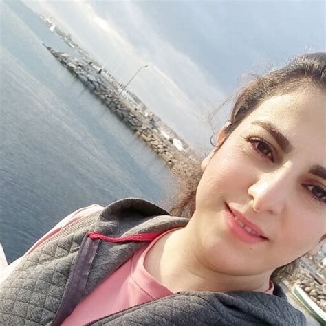 Farzane Akbari Shahid Beheshti University Tehran Sbu Center For