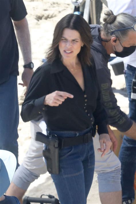 Neve Campbell Filming Scenes At A Beach In Malibu 09202022 Hawtcelebs