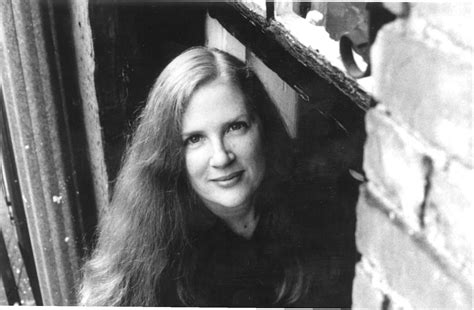 Suzanne Collins Grupo Editorial Presença