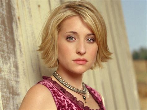 Allison Mack Wallpapers Top Free Allison Mack Backgrounds