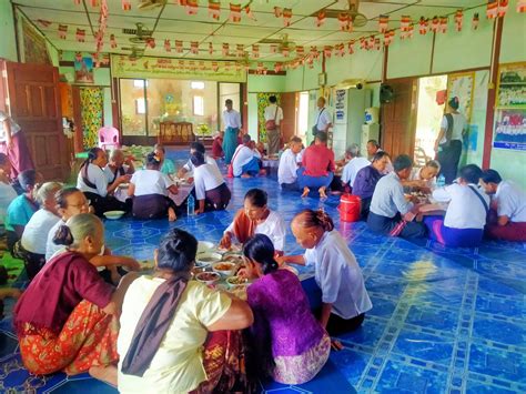 ပိုင်ကျုံမြို့ မြို့မသာသနာပြုကျောင်း၌ စုပေါင်းဝါဆိုသင်္ကန်းကပ်လှူပူဇော