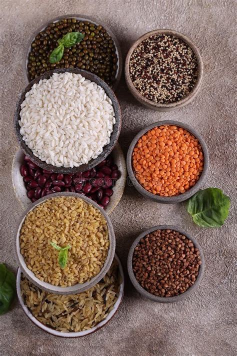 Variedad De Cereales Arroz Frijol Quinua Foto De Archivo Imagen De Dieta Vegano 266666268